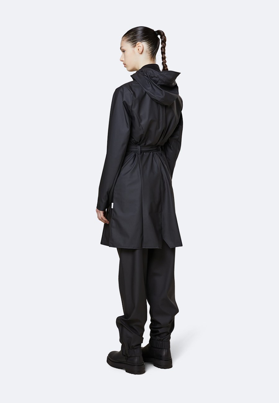 The CURVE JACKET from RAINS | Feminine, modern and suitable for all weather