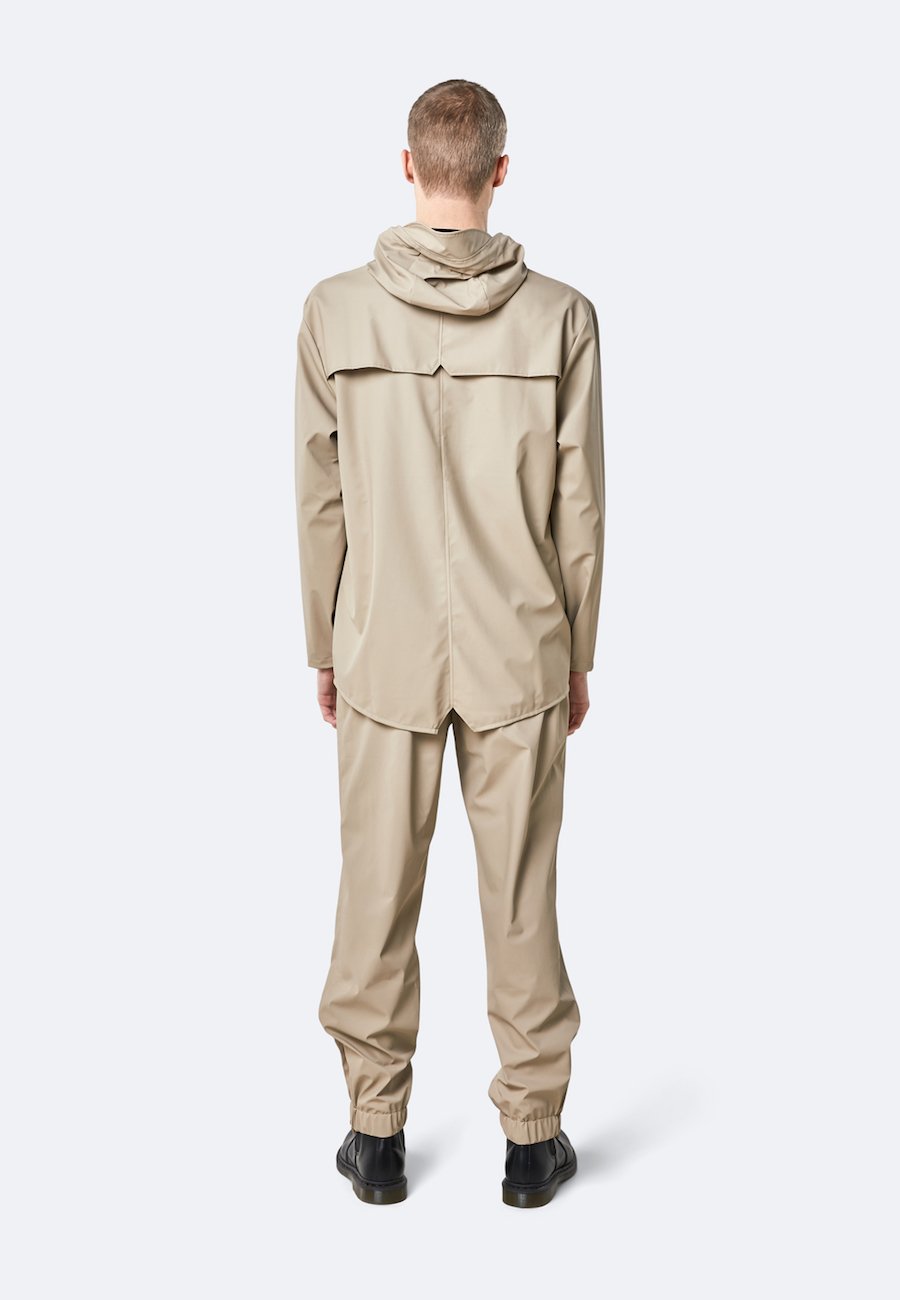 Luminous, casual design with classic details | The JACKET by RAINS